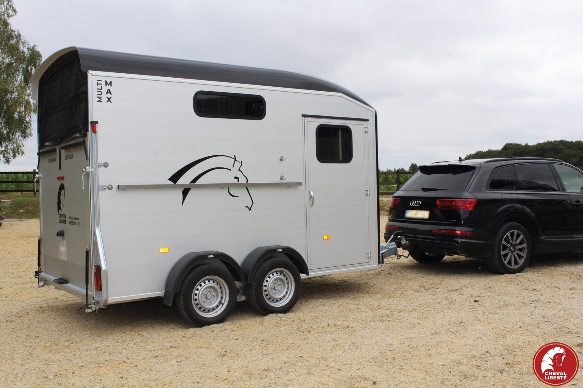 Cheval Liberté Multimax (2-paards) met grote zadelkamer - Van Berkel ...